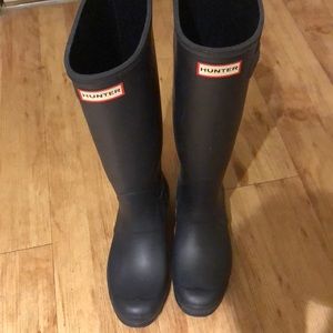 Hunter Shoes | ISO Burgundy Red Or Green Boots | Poshmark